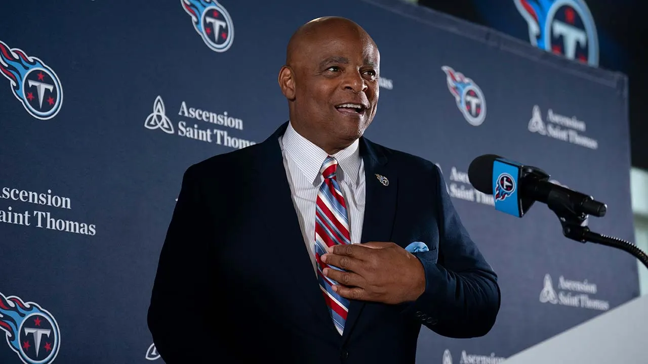 Warren Moon's Timeless Wisdom: Guiding Shedeur Sanders in His NFL Journey